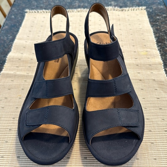 Clarks | Shoes | Clarks Navy Colored Reedly Juno Sandals Size 8mnwt ...